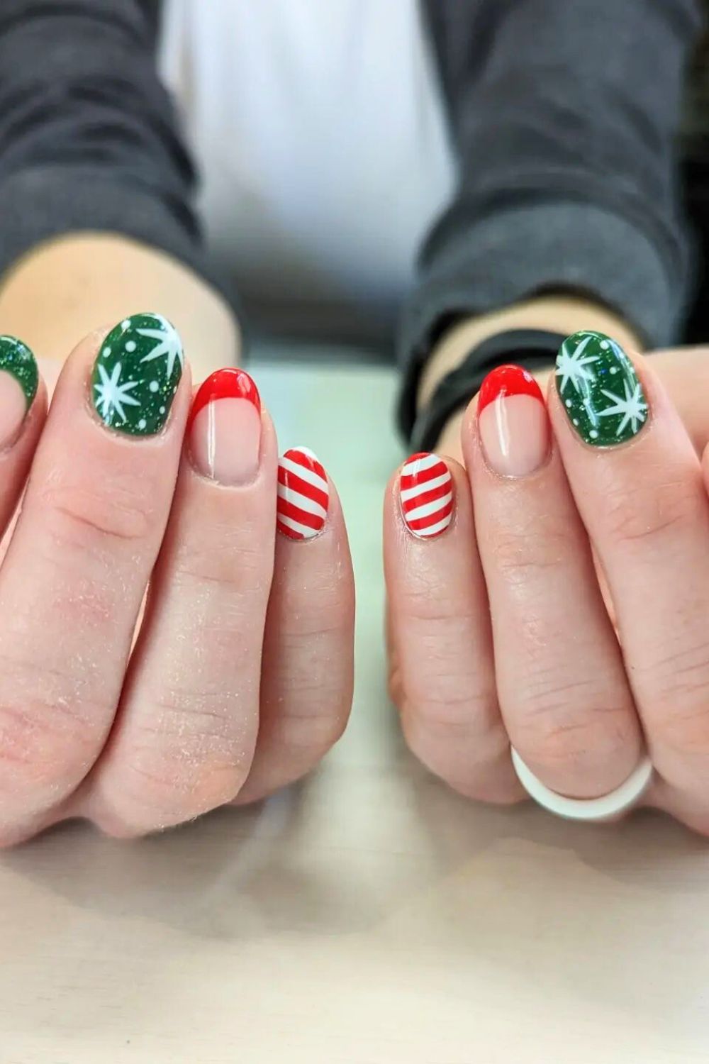 Want Festive December Nails? 26 Holiday Designs! – Crafty Sphere