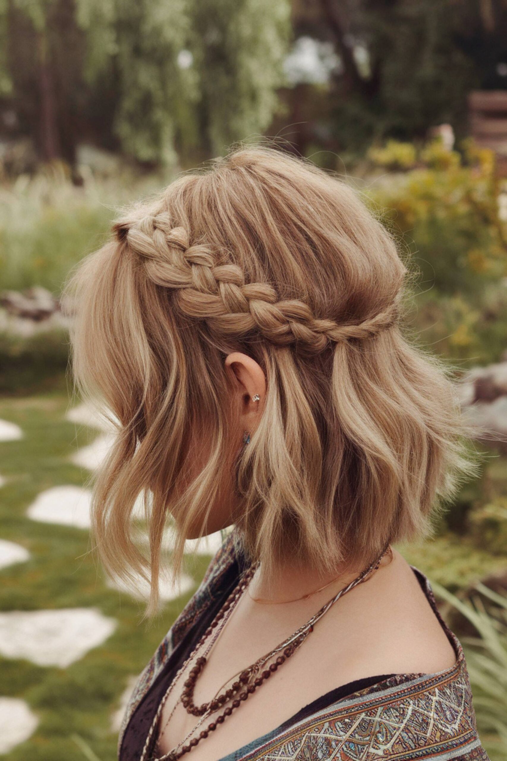 Short Hair Struggles? 23 Half-Up Half-Down Style Solutions! – Crafty Sphere