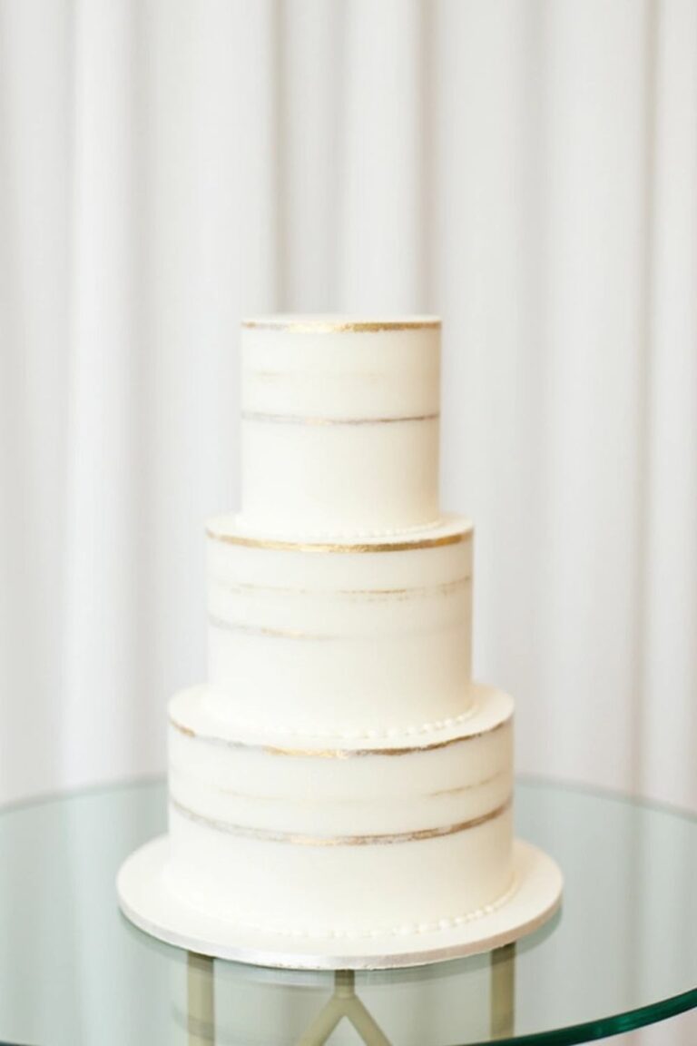 Want Timeless Elegance? 20 Stunning Yet Simple Cake Designs! – Crafty ...