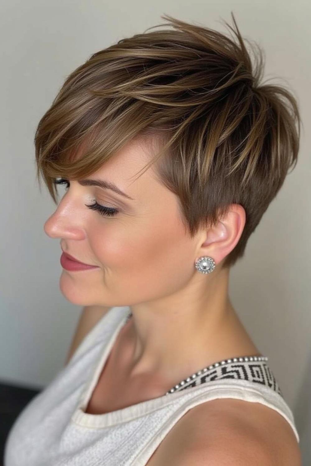 Want Dimensional Style? 26 Voluminous Stacked Bob Variations! – Crafty ...